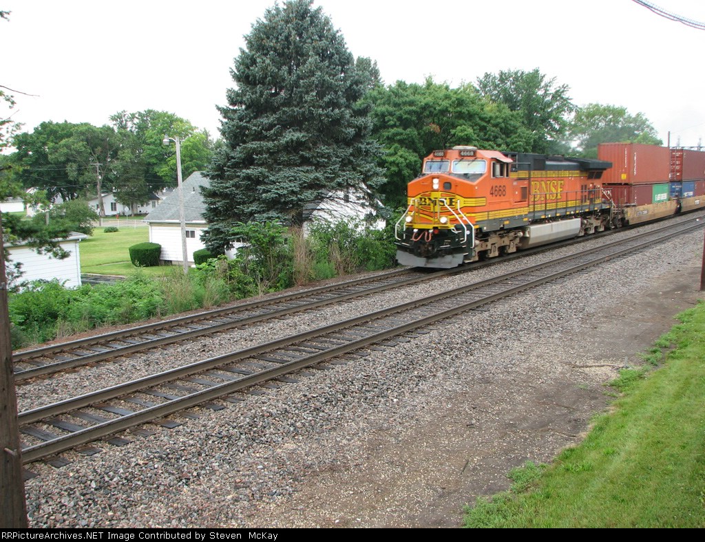 BNSF 4668